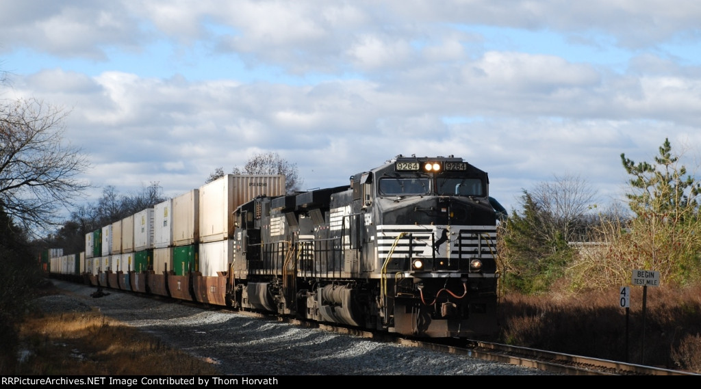 NS 9264 heads up an unknown eastbound intermodal @ LEHL MP 40
